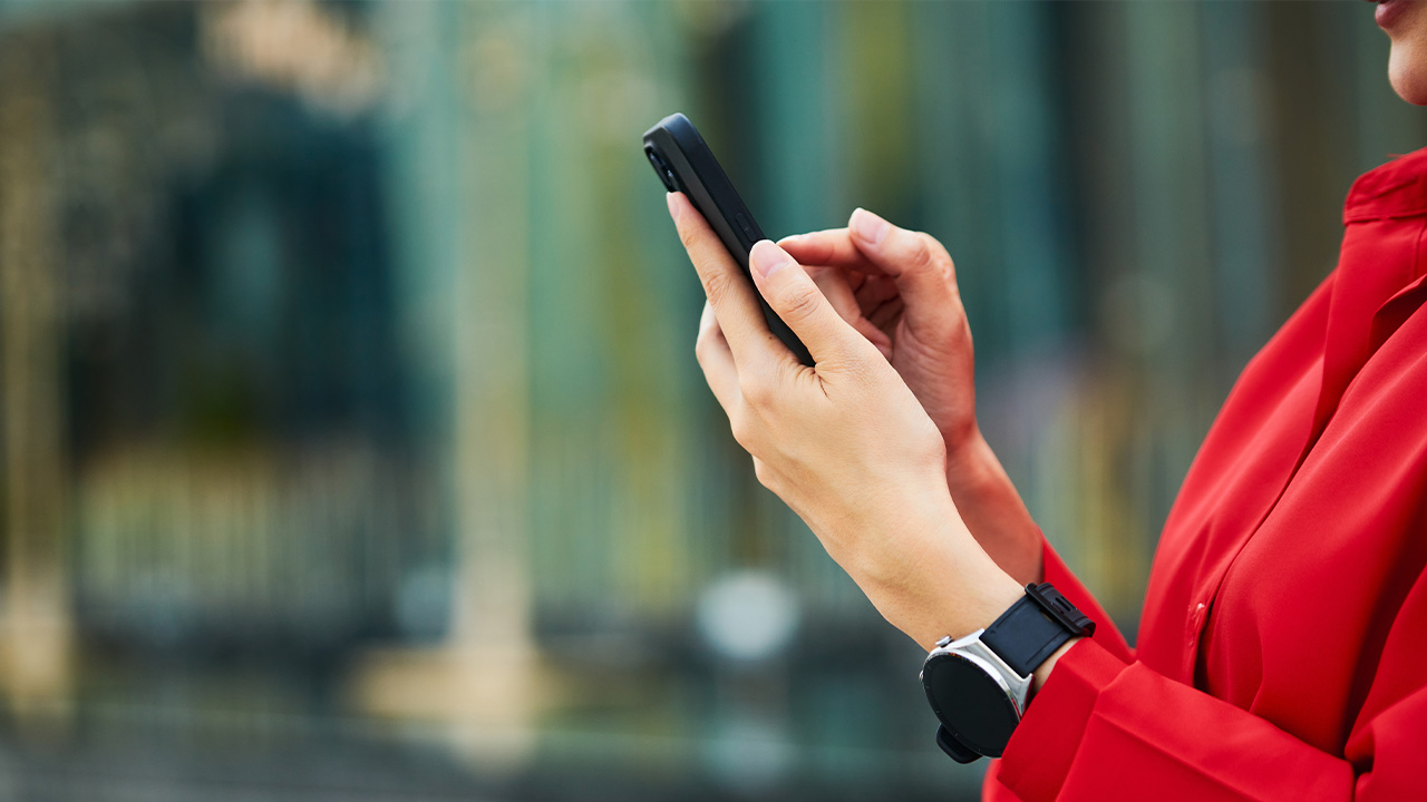 Mobile Banking with HSBC SG App | Ways to Bank - HSBC SG